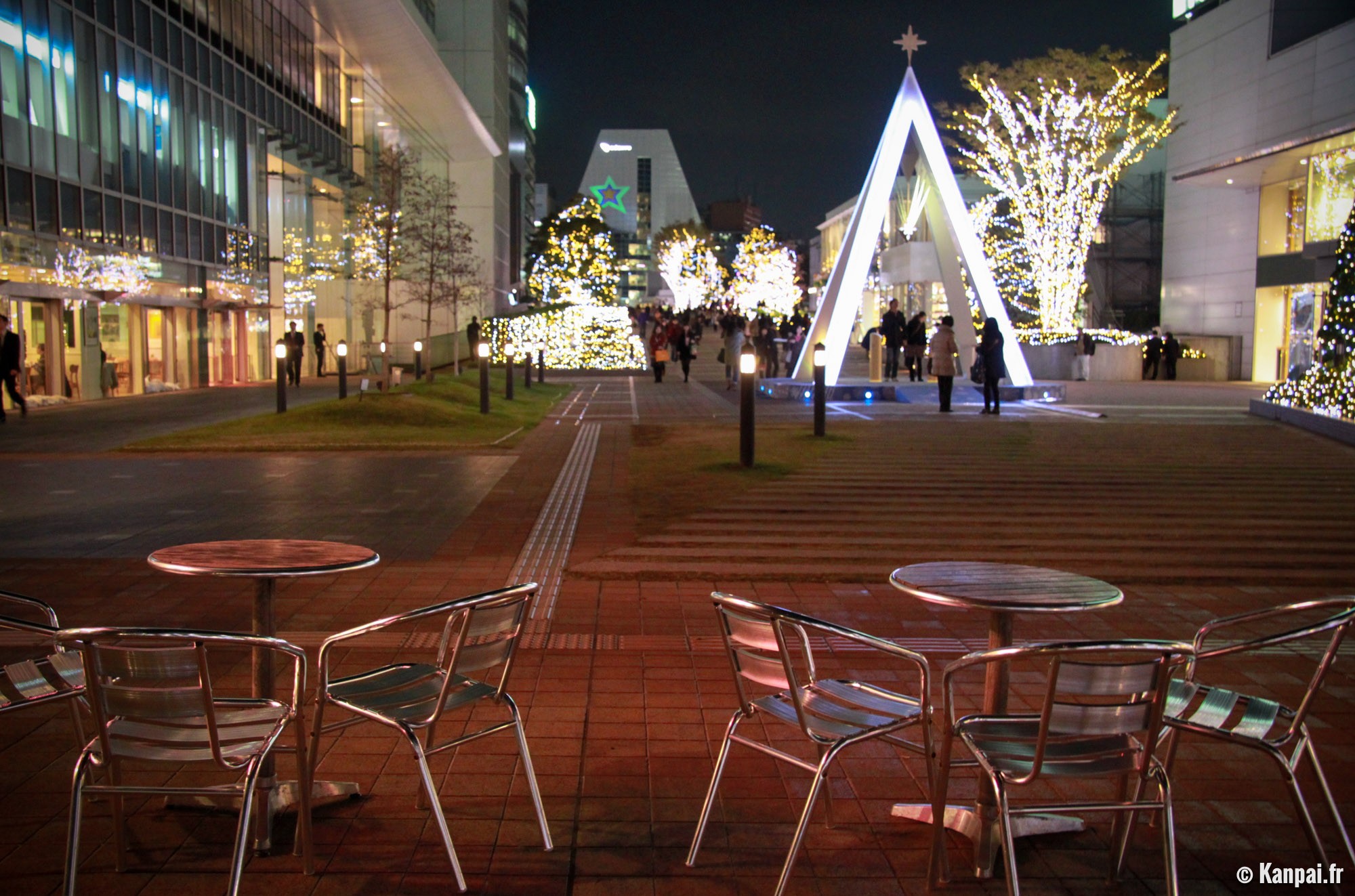 Shinjuku Southern Terrace - La halte piétonne au sud de la gare